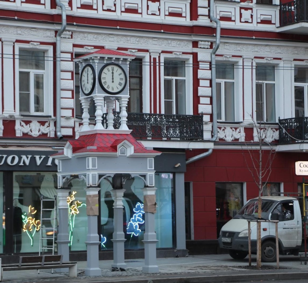 Михайловские часы вновь появились на проспекте Революции в Воронеже ...